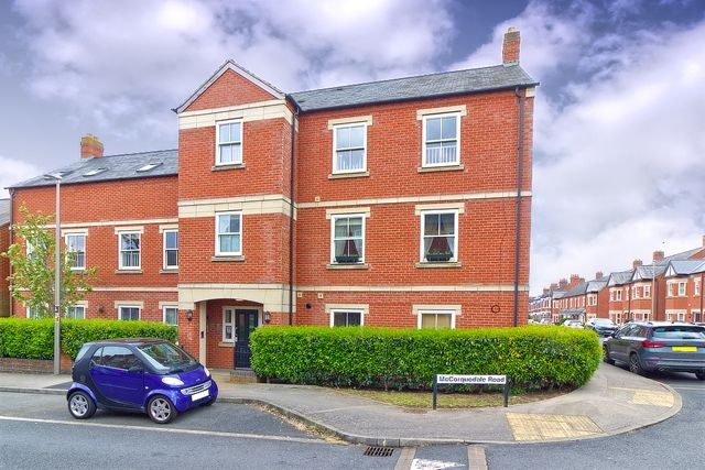 2 bed flat to rent in Mccorquodale Road, Wolverton, Milton Keynes MK12 ...