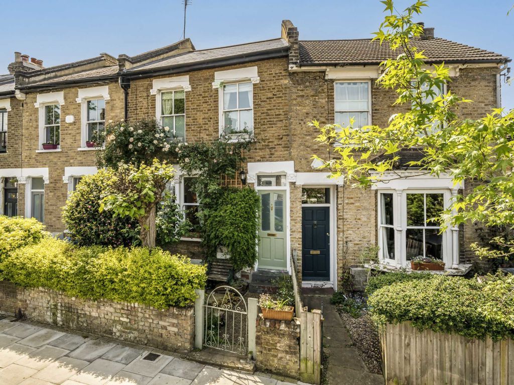 2 bed property to rent in Cornflower Terrace, London SE22, £2,500 pcm ...