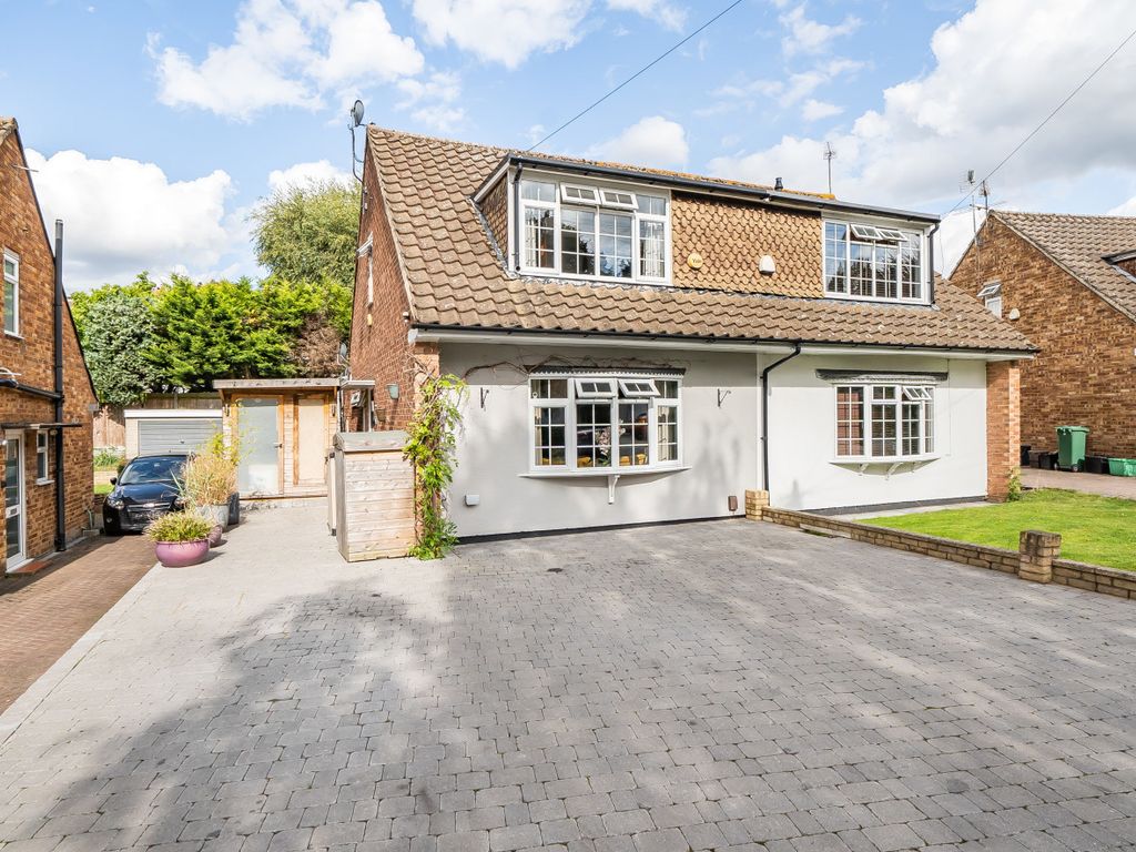 3 Bed Semi Detached House For Sale In Winton Road Farnborough