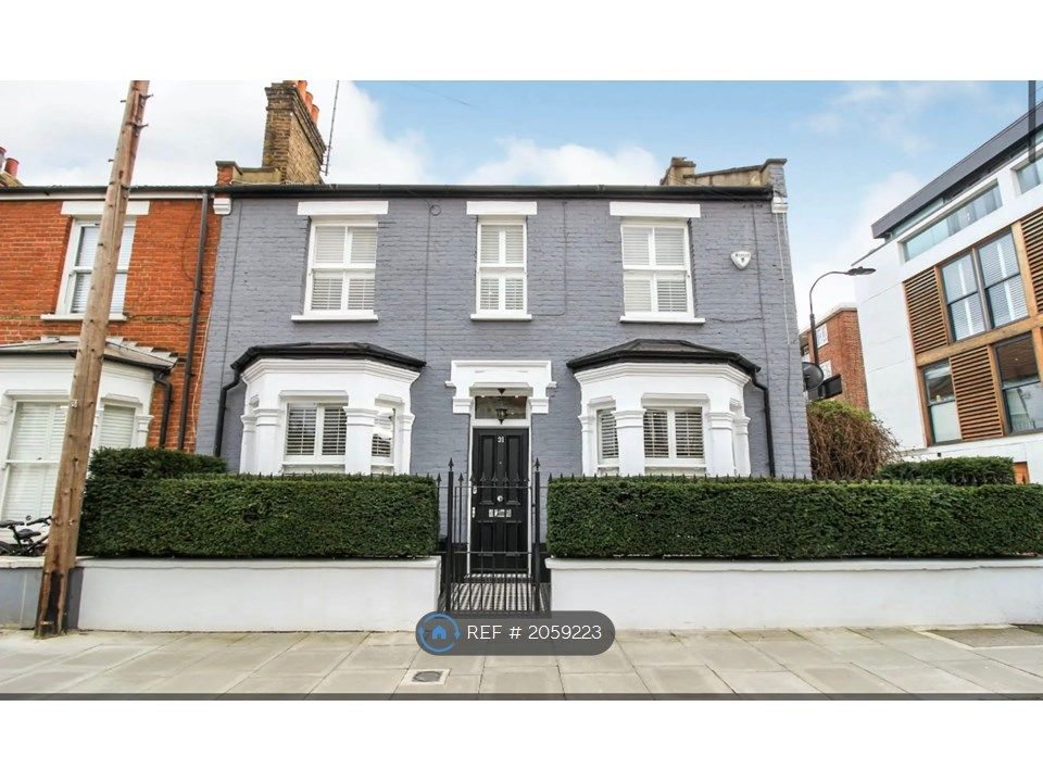 3 bed end terrace house to rent in Bishops Road, London SW6, £6,000 pcm ...