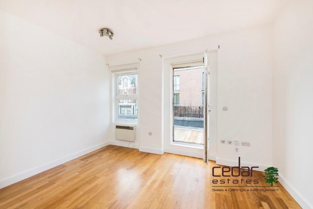 1 bed flat to rent in Stockwell Road, London SW9, £1,690 pcm - Zoopla