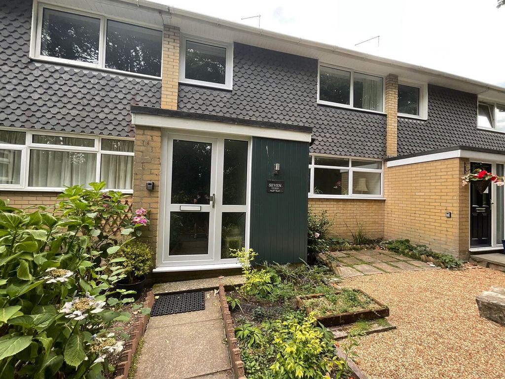 3 Bed Terraced House To Rent In St Georges Close Highcliffe