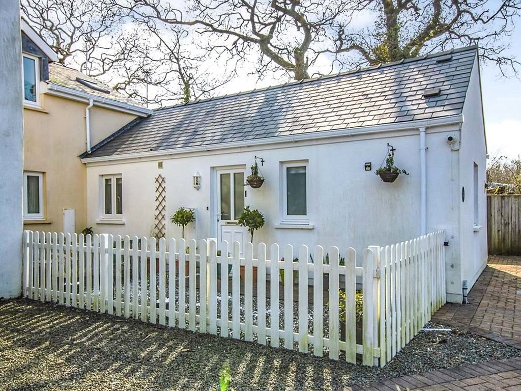 1 Bed Semi Detached House For Sale In Redberth Gardens Reberth Tenby