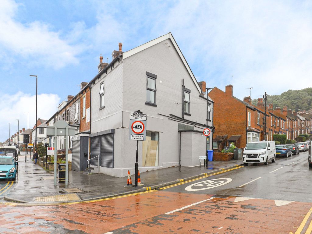 Studio to rent in 663 Chesterfield Road, Sheffield S8, £600 pcm - Zoopla