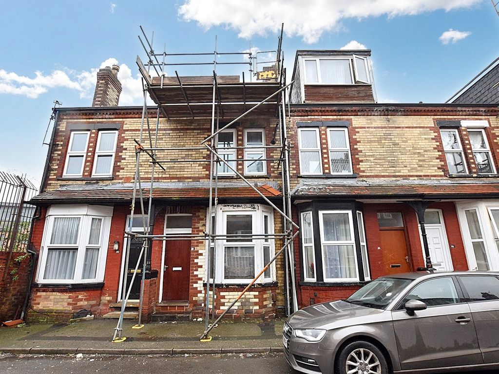 4 bed terraced house for sale in Ashley Avenue, Leeds, West Yorkshire ...