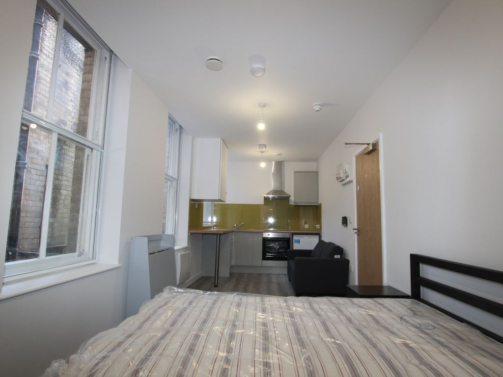 Studio to rent in Long Row, Nottingham NG1 - Zoopla