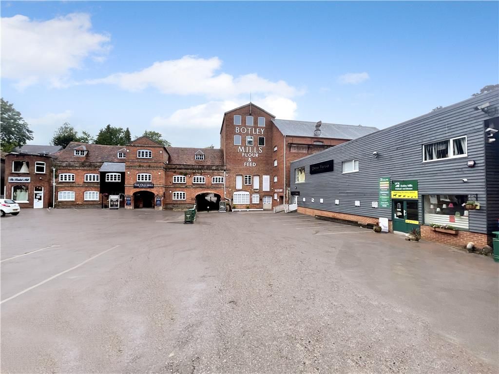 Retail premises to let in Botley Mills, Botley, Southampton, Hampshire ...