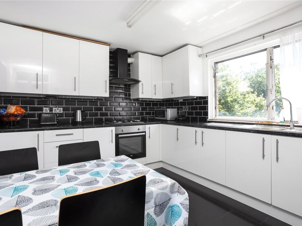 3 bed flat to rent in Virginia Road, London E2 - Zoopla