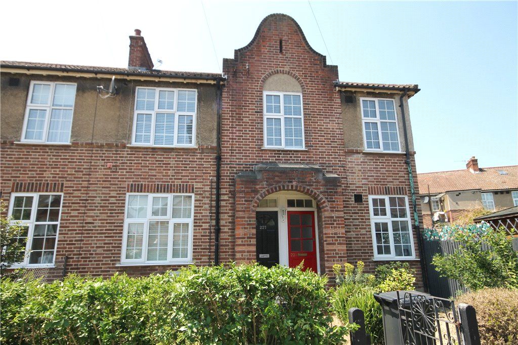 2 bed flat for sale in Brockley Rise, London SE23 - Zoopla