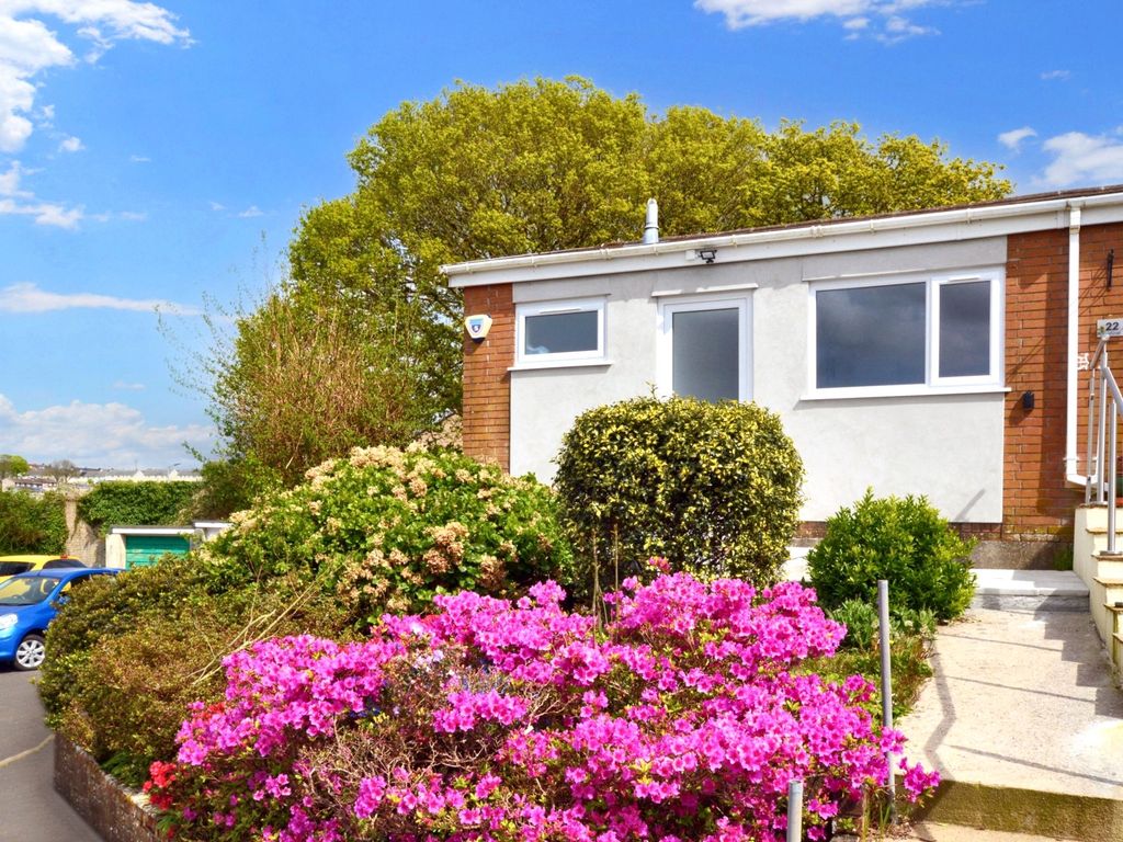 2 Bed Bungalow For Sale In Sunningdale Road Saltash Cornwall Pl12 £