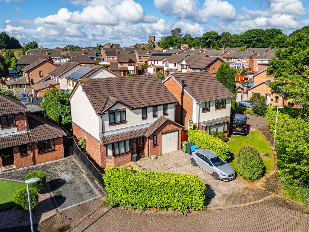 4 bed detached house for sale in Amelia Close, Widnes WA8, £375,000 ...