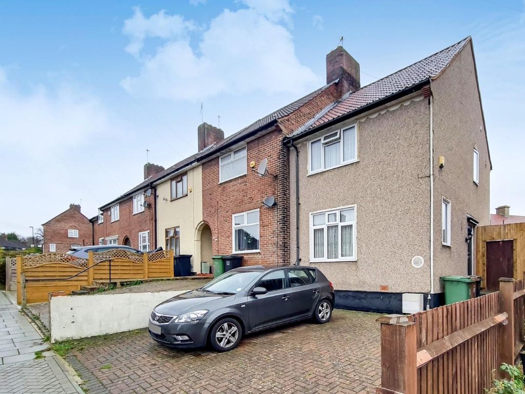 2 bed end terrace house for sale in Launcelot Road, Downham, Bromley ...