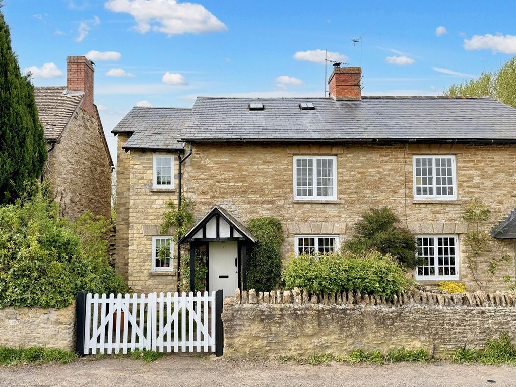 3 bed cottage for sale in Summerside, Buckland SN7, £450,000 - Zoopla