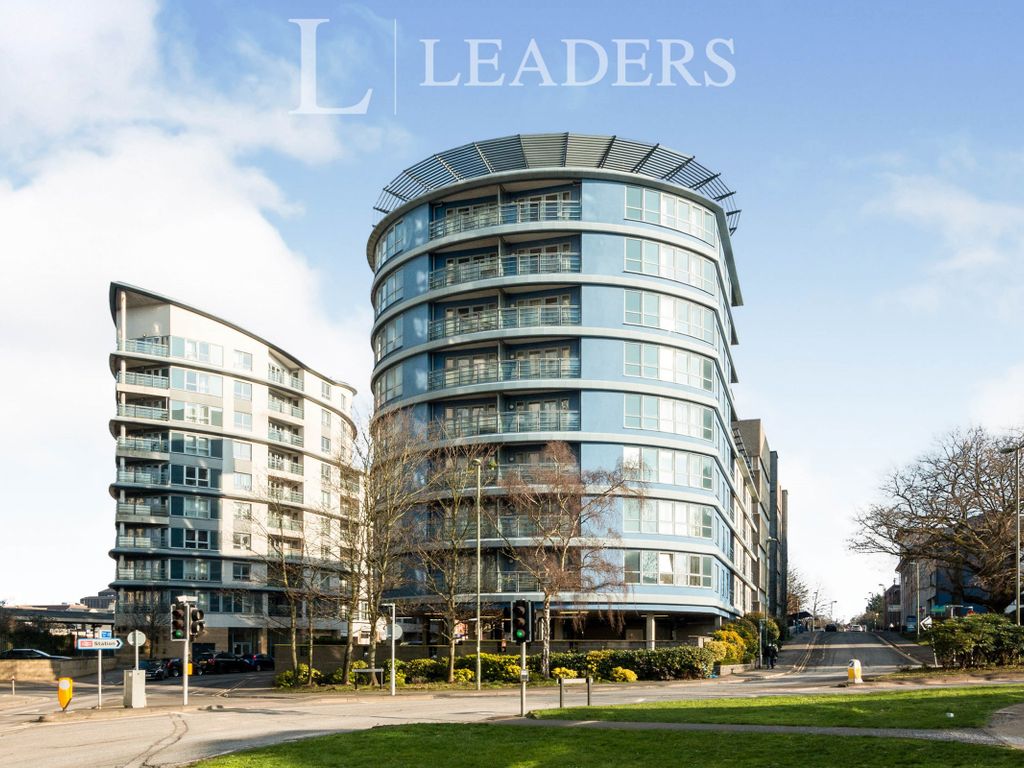 2 bed flat to rent in The Exchange, Oriental Road GU22 - Zoopla