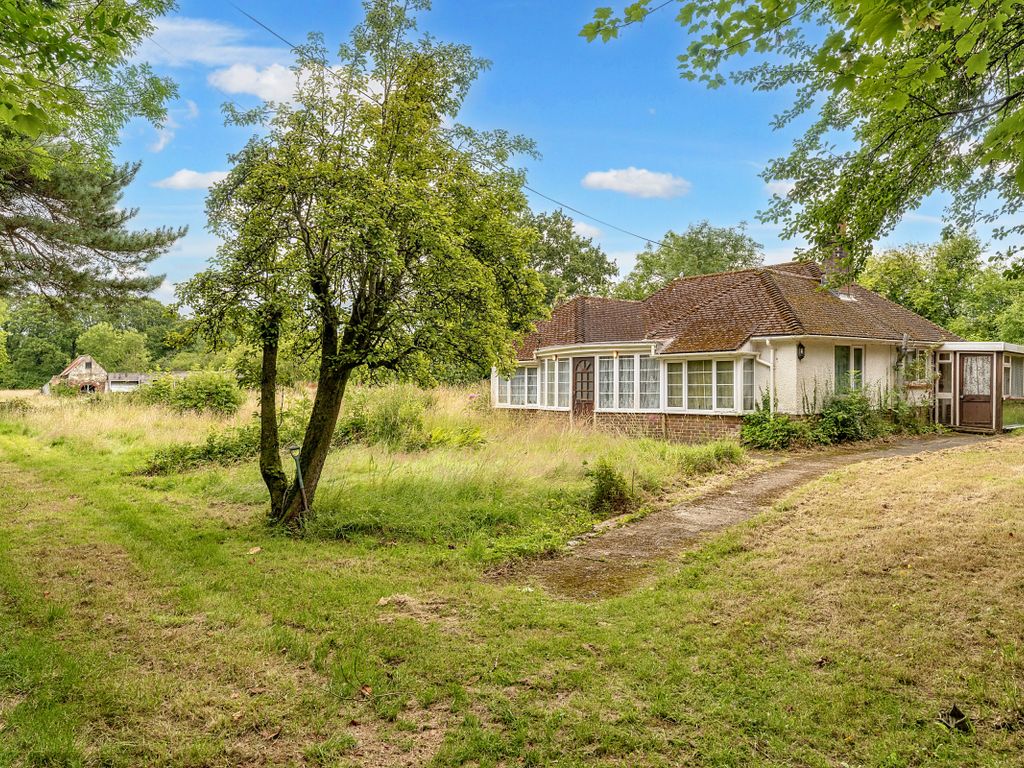 3 bed bungalow for sale in Redehall Road, Smallfield, Horley, Surrey ...