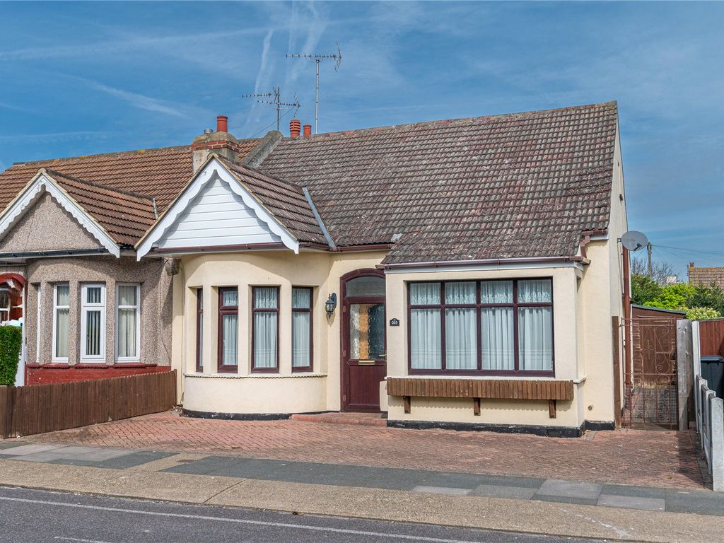 2 Bed Bungalow For Sale In North Avenue Southend On Sea Essex Ss2 £