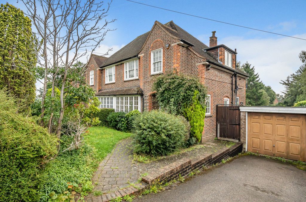 3 Bed Semi Detached House For Sale In Albury Drive Pinner Middlesex