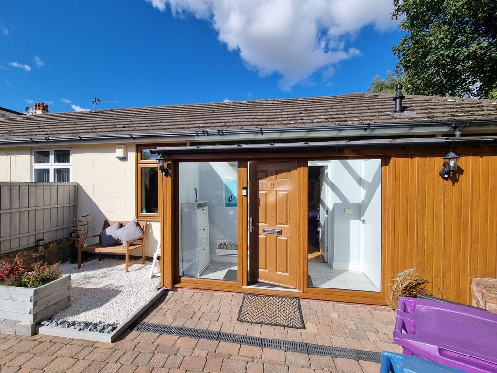 2 bed bungalow to rent in Olive Lane, Wavertree, Liverpool L15 - Zoopla