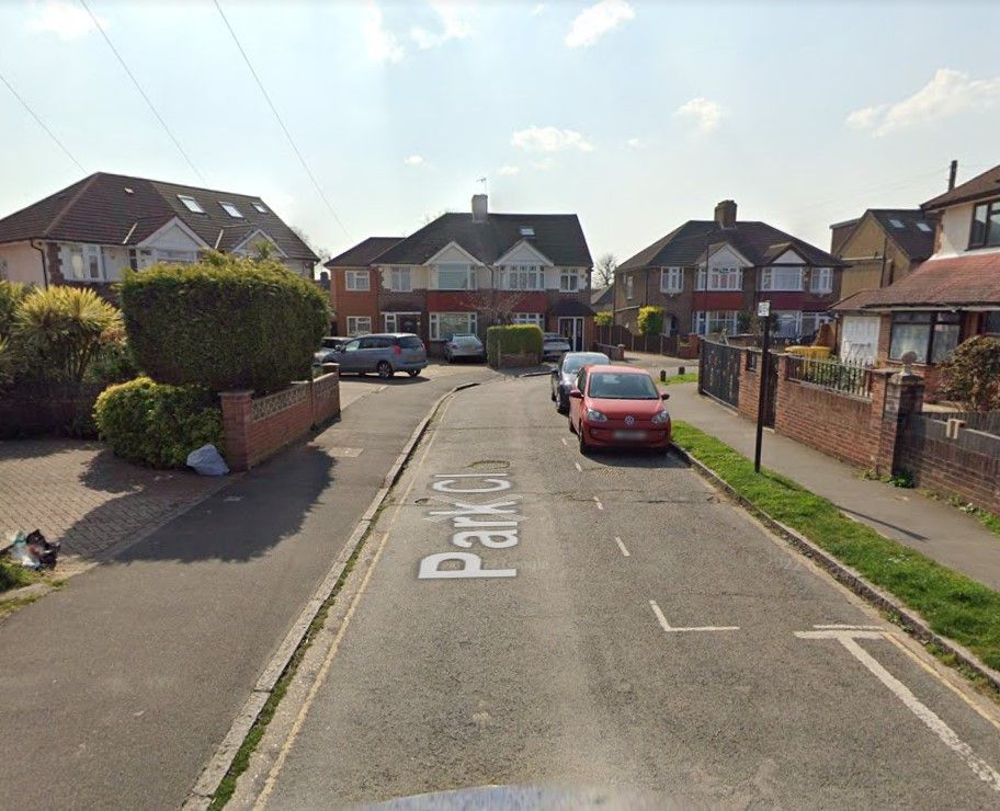 4 Bed Semi Detached House For Sale In Park Close Hounslow Greater
