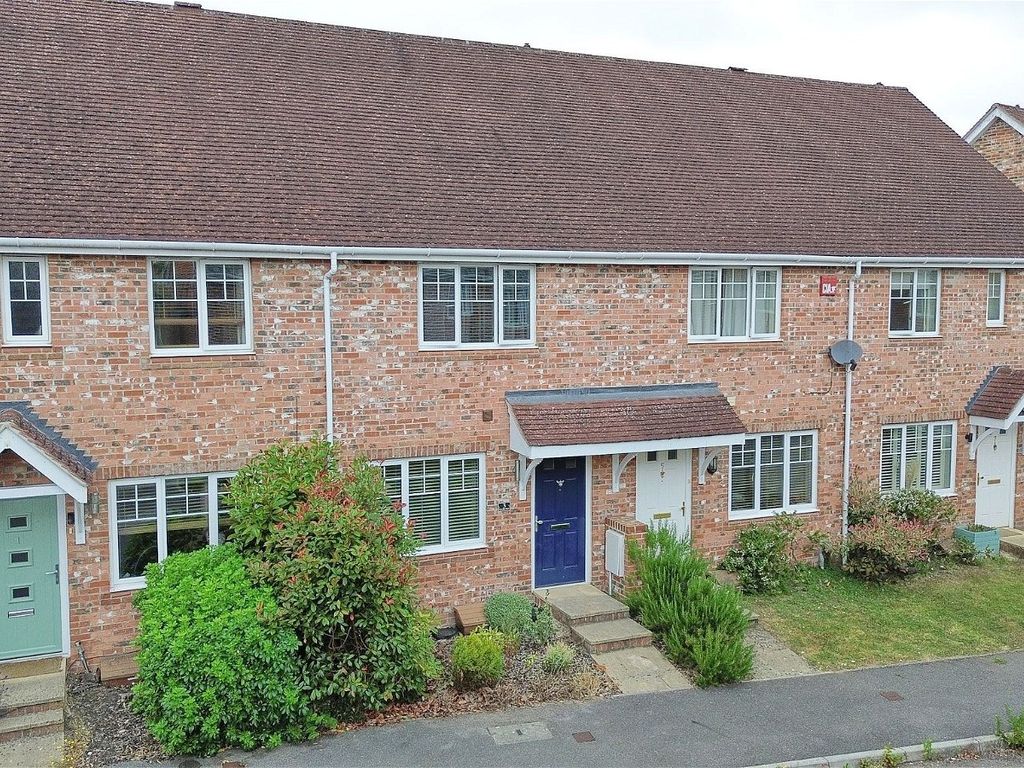 2 bed terraced house for sale in Reynolds Street, Fleet GU51, £350,000 ...