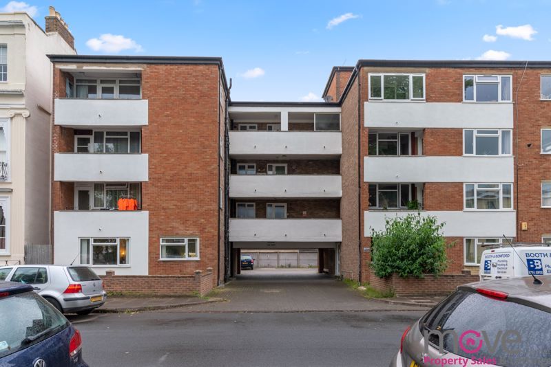 2 bed flat for sale in Priory Street, Cheltenham GL52 - Zoopla