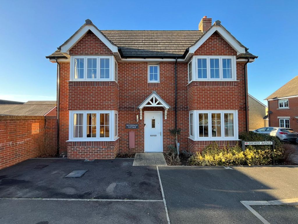 3 bed detached house for sale in Brewer Avenue, Axminster EX13, £ ...
