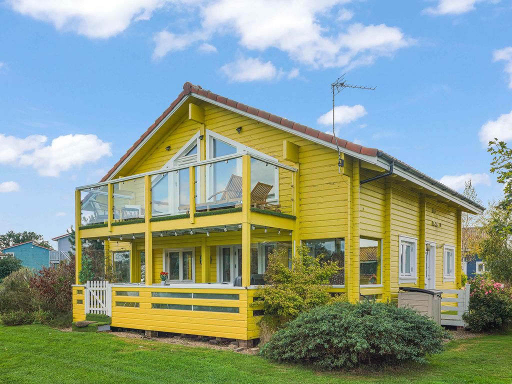 2 bed detached house for sale in Fritton, Great Yarmouth NR31, £225,000 ...