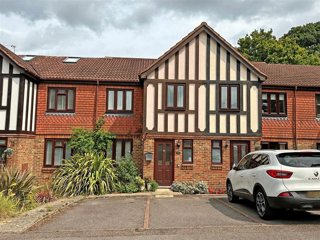 3 bed terraced house for sale in Alpine Road, Redhill RH1 - Zoopla