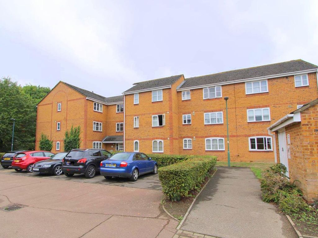 2 bed flat for sale in Mullards Close, Mitcham CR4 - Zoopla