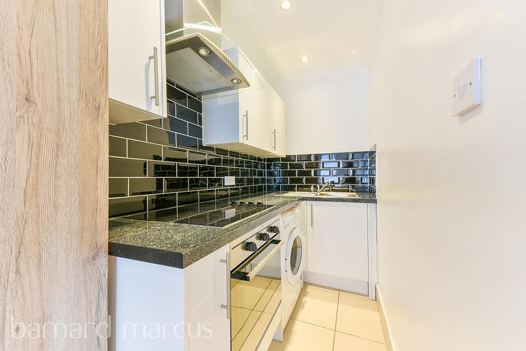 Studio to rent in Oldridge Road, London SW12 - Zoopla