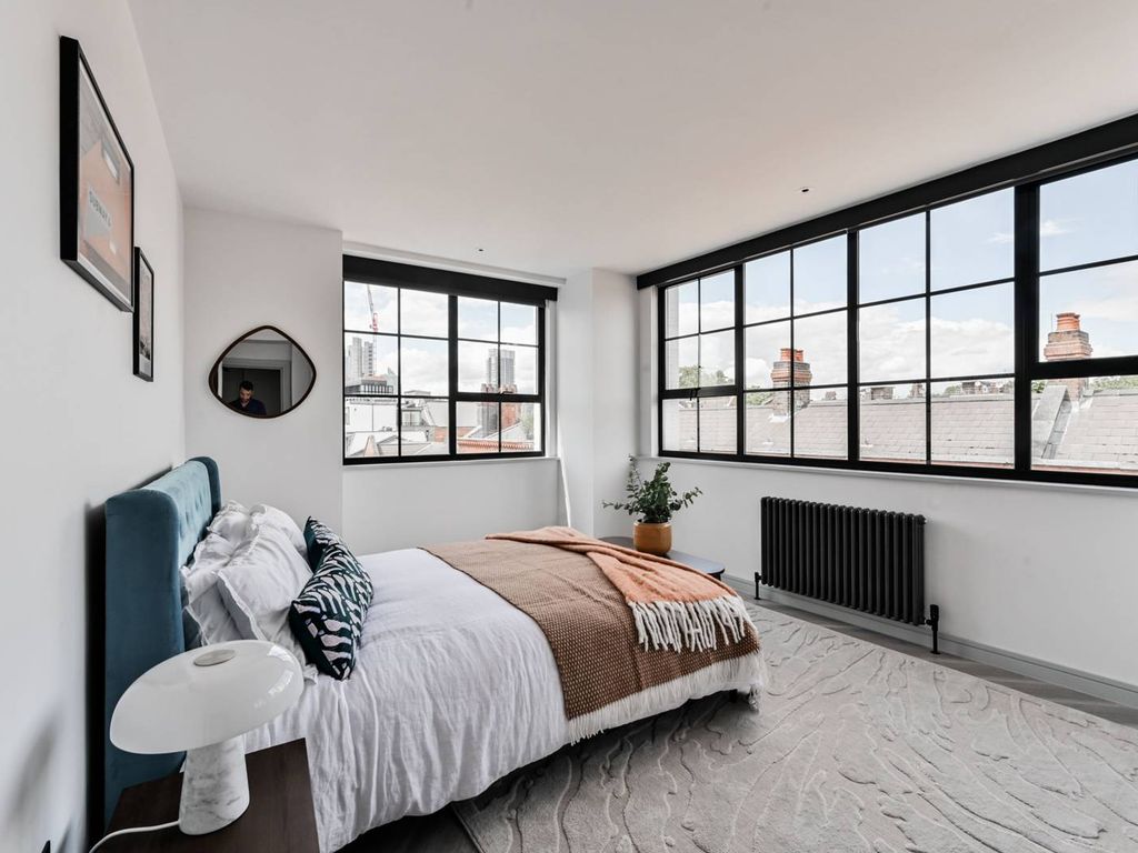 2 bed flat to rent in Hoxton Market, Hoxton, London N1, £3,700 pcm - Zoopla