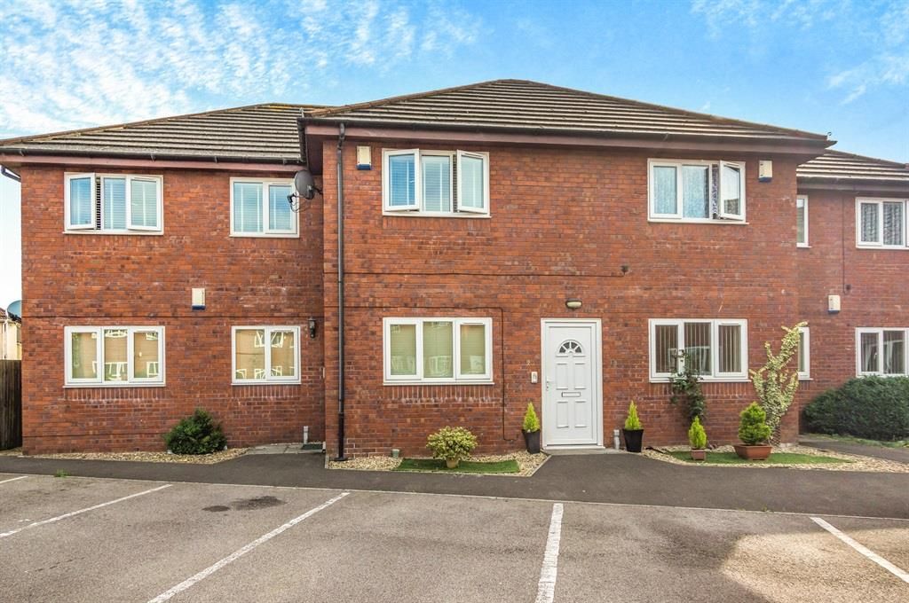 2 bed flat to rent in Deemuir Square, Splott, Cardiff CF24, £900 pcm ...