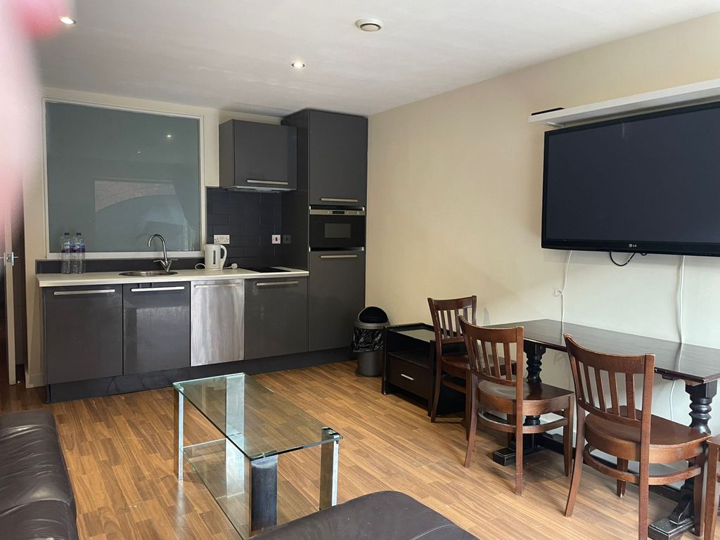 3 bed flat to rent in Whitworth Street West, Manchester M1 - Zoopla