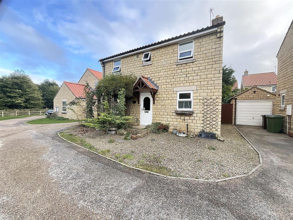 4 bed detached house to rent in Laurel Close, Burniston, Scarborough ...