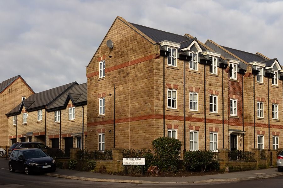 2 bed flat to rent in 2 Edward Drive, Clitheroe, Lancashire BB7, £725 ...