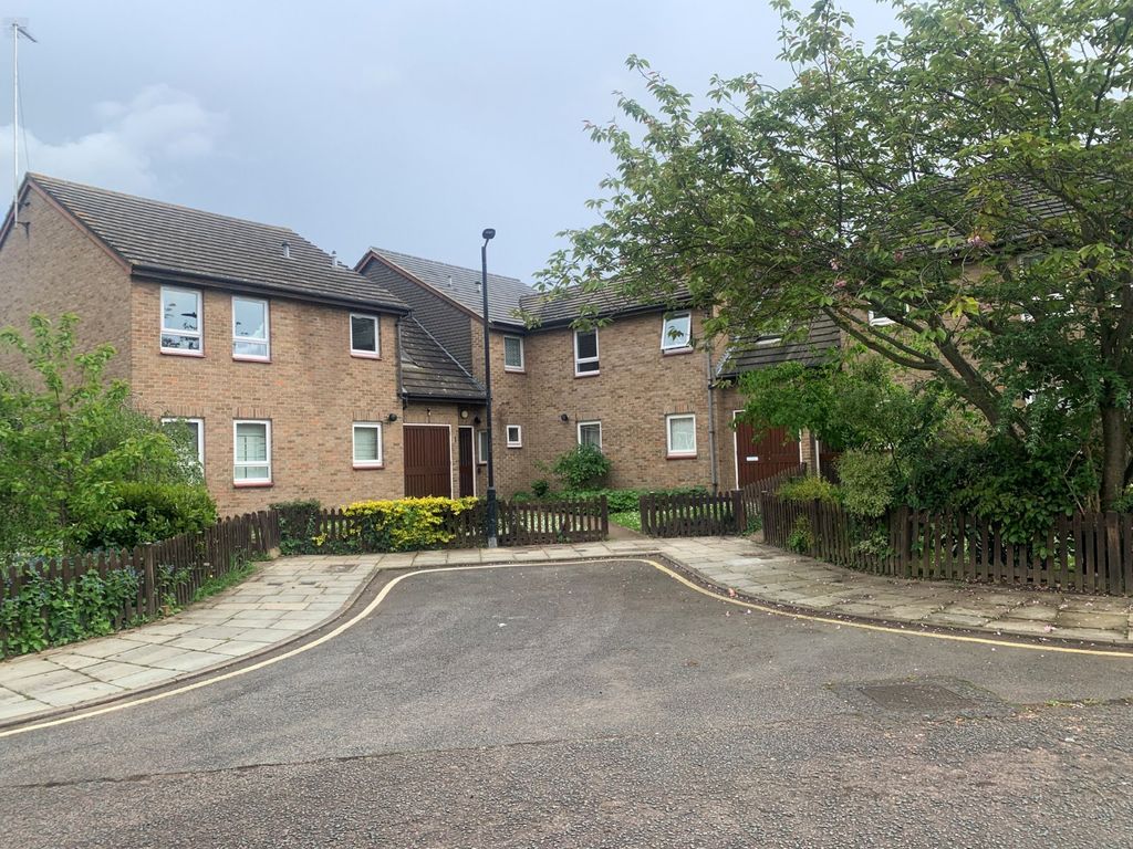 Studio for sale in Frederick Road, London SE17 - Zoopla