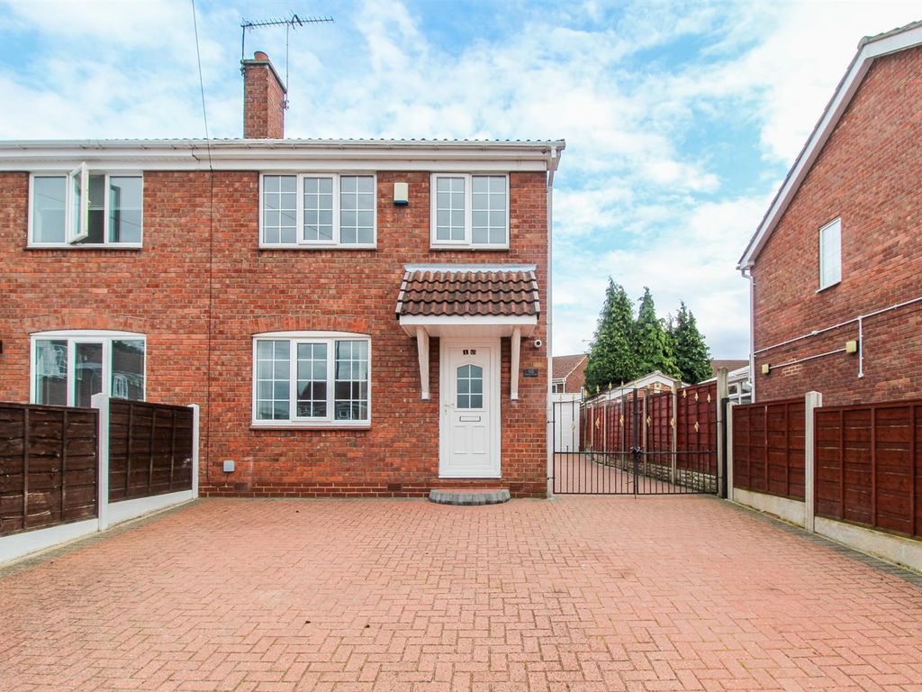 3 Bed Semi Detached House For Sale In Kendal Close Castleford Wf10 £