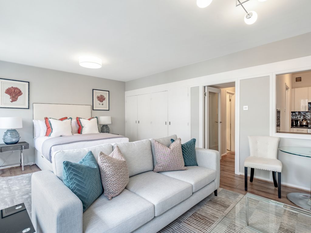 Studio to rent in Luke House, Westminster, London SW1P, £2,145 pcm - Zoopla