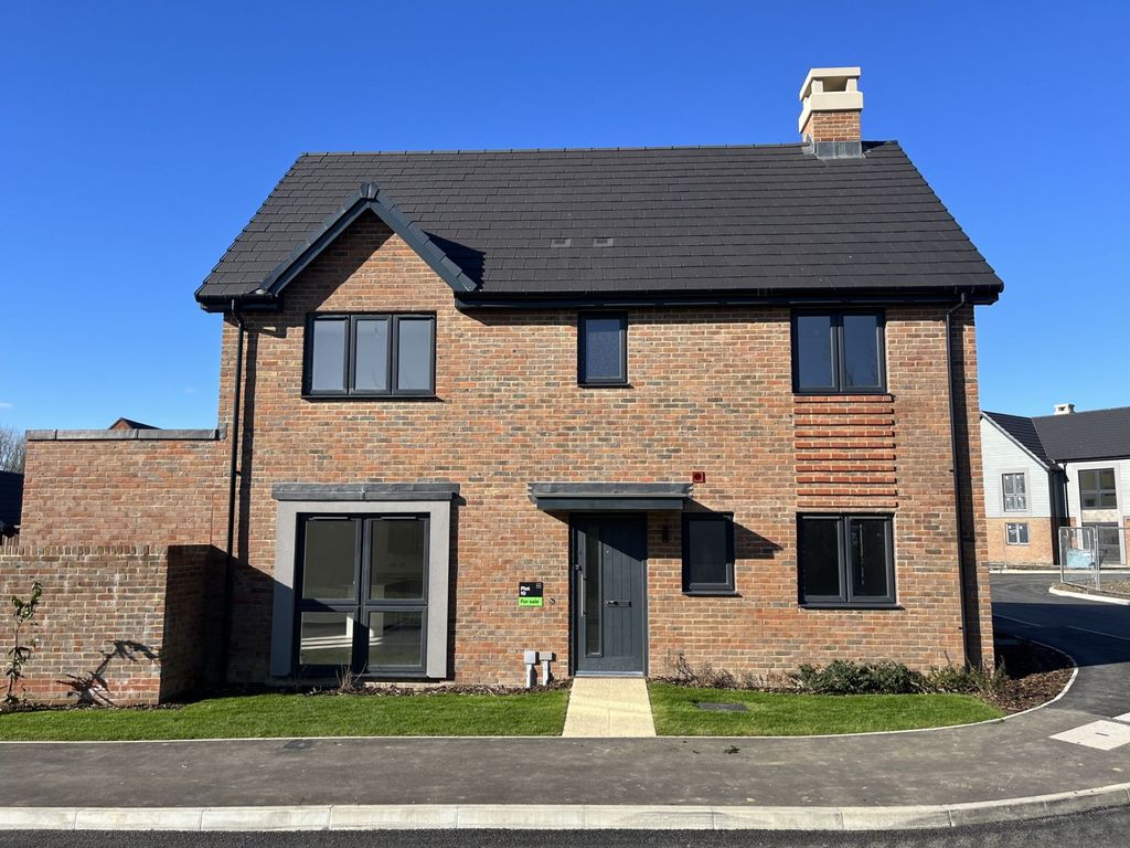 New home, 4 bed detached house for sale in Tawny Owl Way, Hambrook PO18 ...