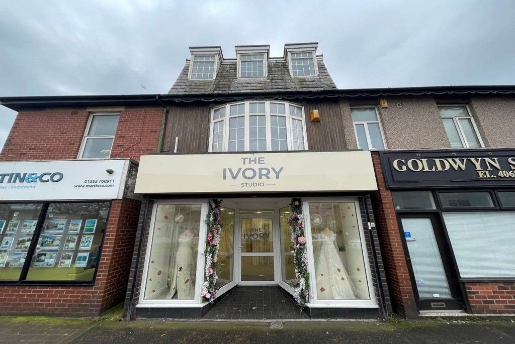 Retail premises to let in 117 Highfield Road, Blackpool, Lancashire FY4 ...