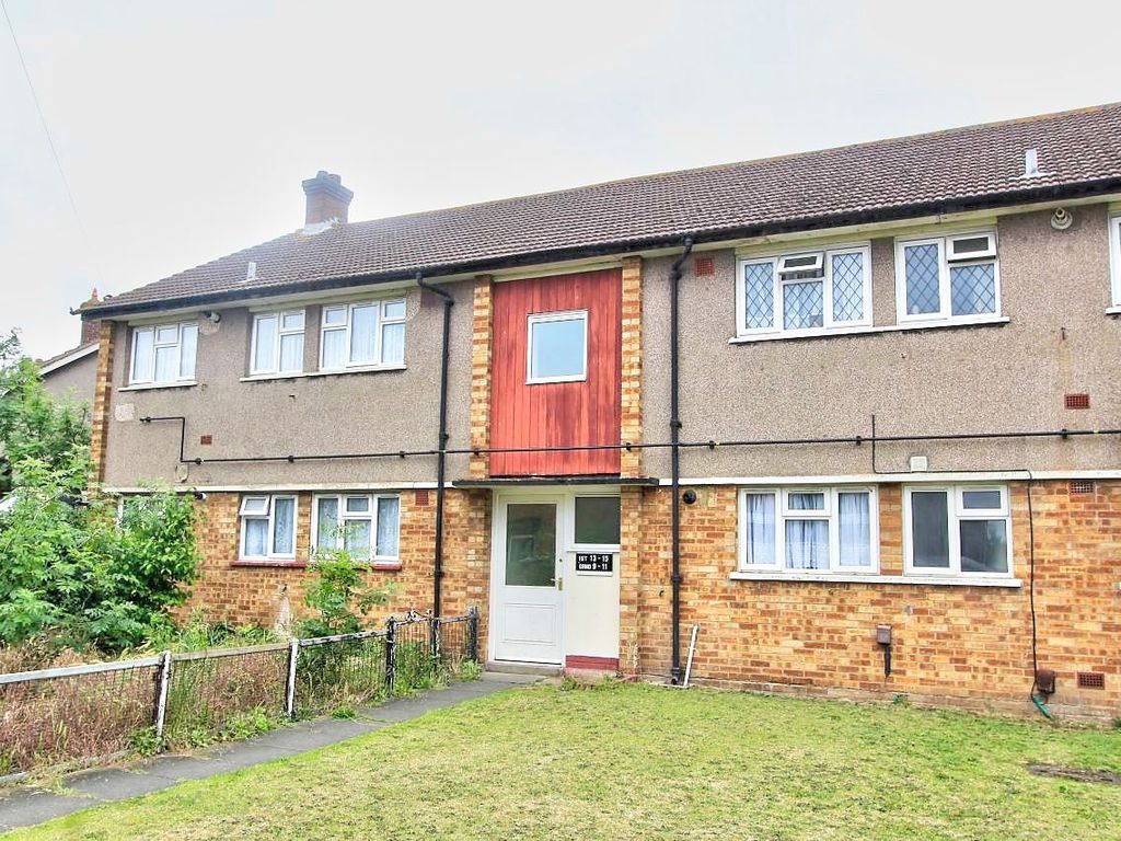 2 Bed Flat For Sale In Beansland Grove Chadwell Heath Romford Rm6