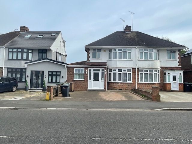 4 bed semi-detached house to rent in Austin Road, Luton LU3, £2,000 pcm ...