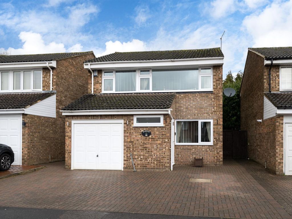 4 bed detached house for sale in Botley Road, Hemel Hempstead ...