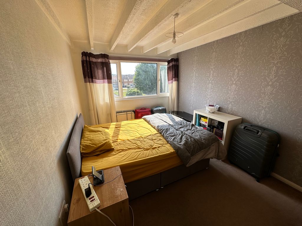 Room to rent in Donald Way, Chelmsford CM2, £600 pcm - Zoopla