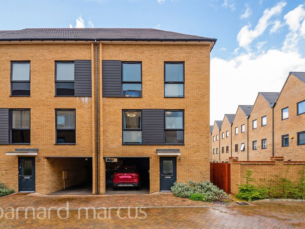 3 bed town house for sale in Thread Street, Wallington SM6 - Zoopla