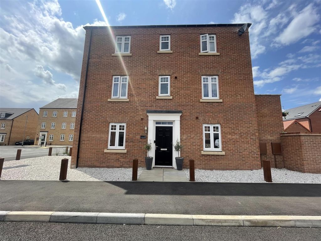 4 bed semi-detached house for sale in Peacock Way, Worksop S81 - Zoopla