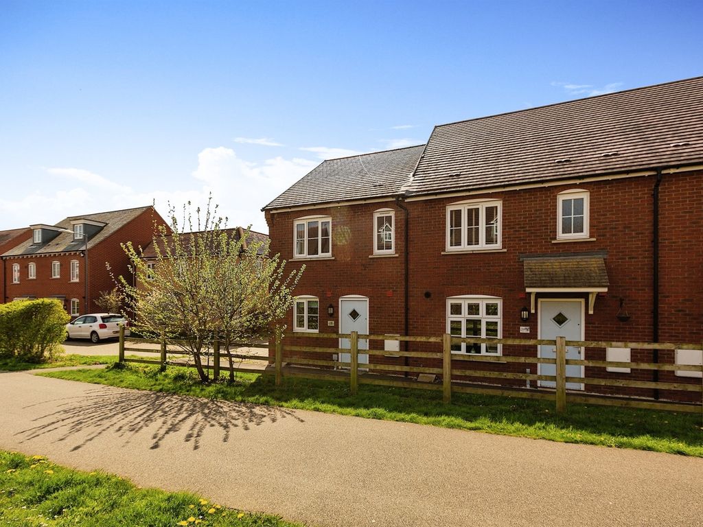 2 bed end terrace house for sale in Cranley Crescent, Aylesbury HP19 ...