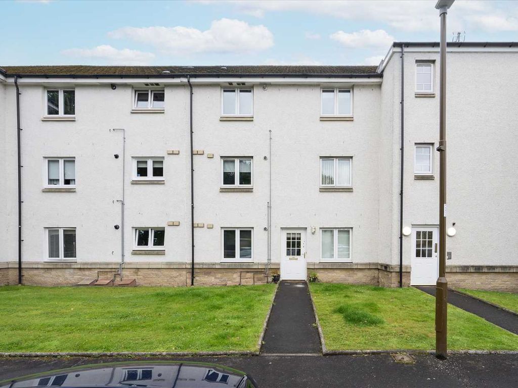 2 bed flat for sale in Mccormack Place, Larbert FK5, £134,000 - Zoopla
