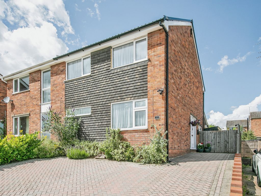 3 Bed Semi Detached House For Sale In Chatsworth Crescent Ipswich Ip2