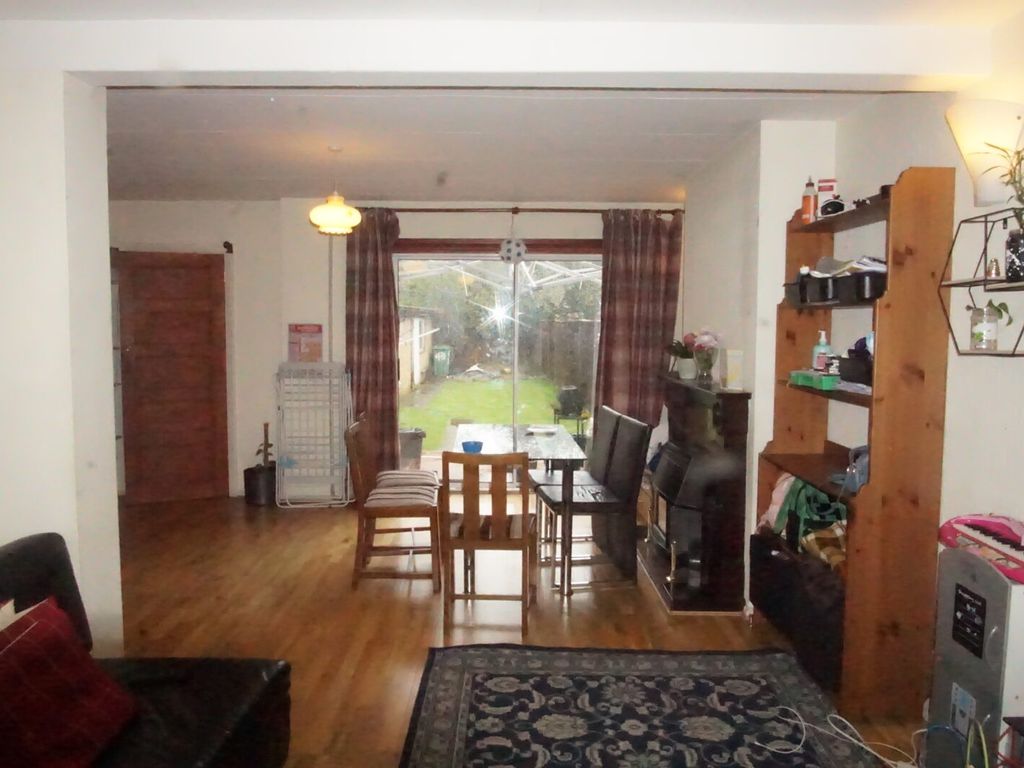 4 Bed Semi Detached House To Rent In Hughenden Gardens Northolt Ub5
